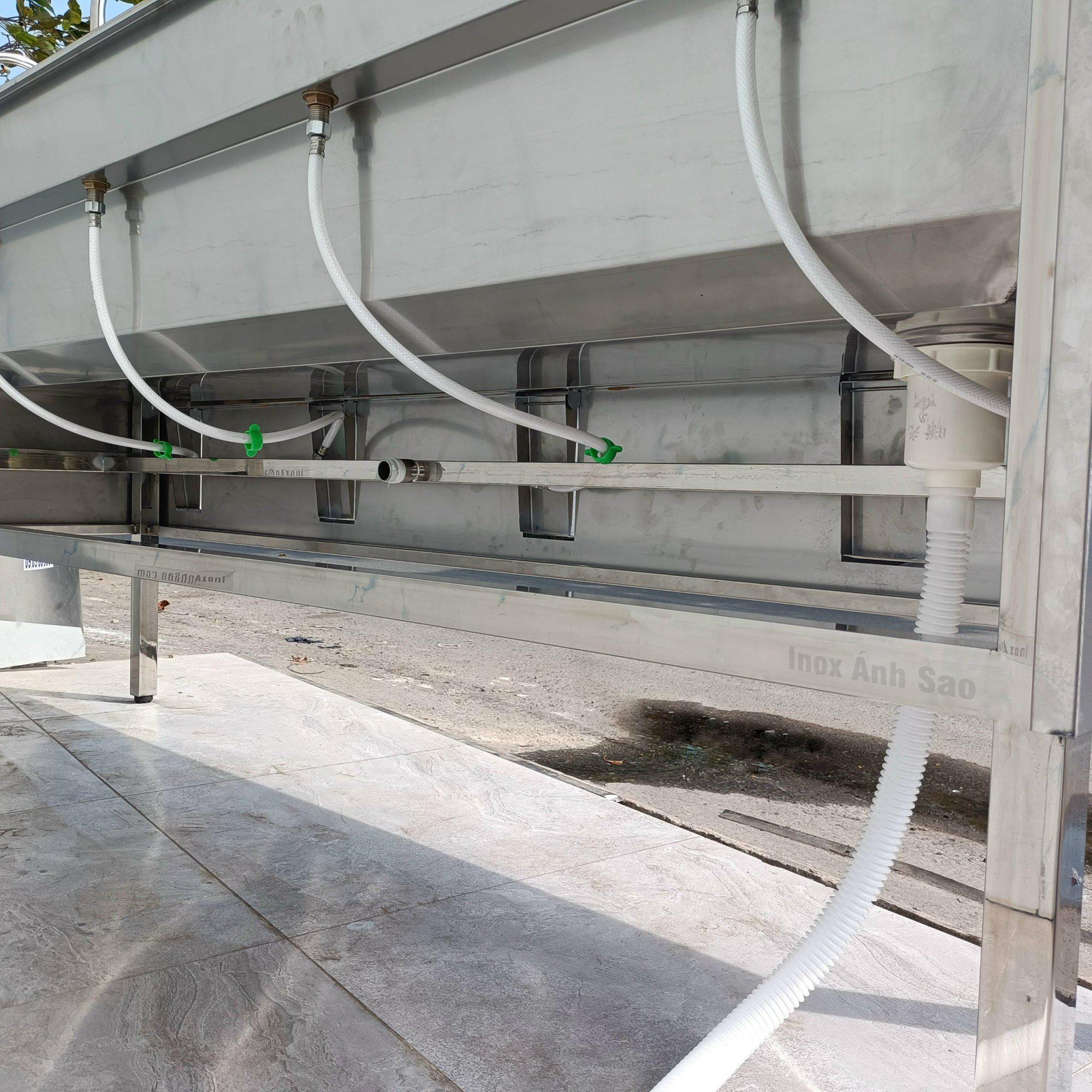 BỒN NHẤN GỐI 4 VÒI G30 | 3kl | Công Ty TNHH INOX Ánh Sao